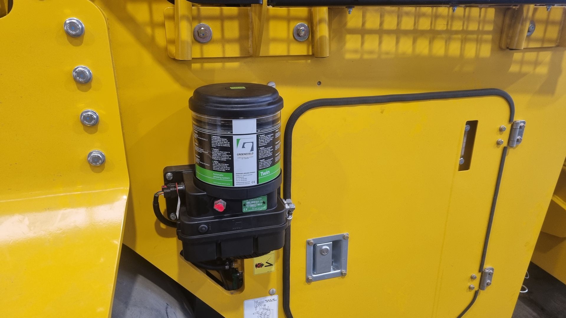 Groeneveld Twin Auto Greaser | LSL Lubrication Solutions