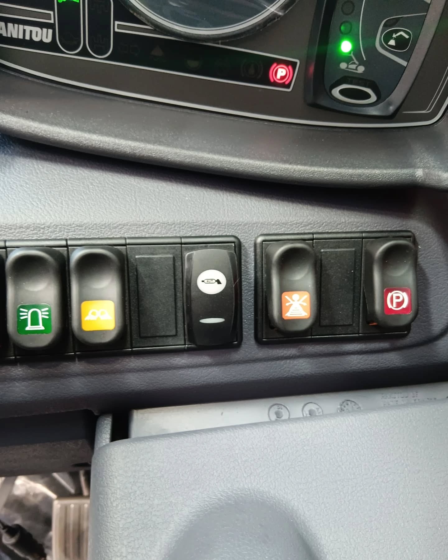 BEKA EP-1 Auto Greaser for Manitou Telehandler | LSL Lubrication NZ