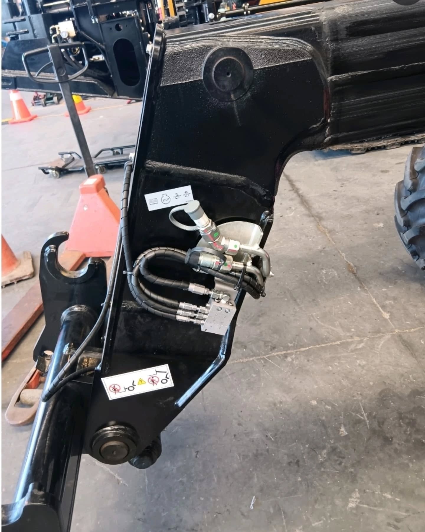 BEKA EP-1 Auto Greaser for Manitou Telehandler | LSL Lubrication NZ